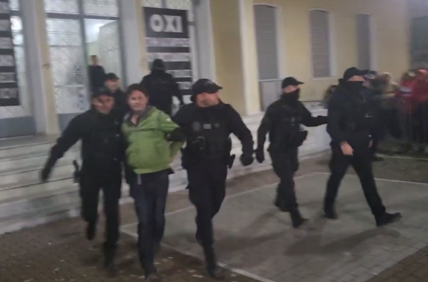 Η ΠΡΩΤΗ ΜΕΡΑ ΤΟΥ ΚΡΕΟΠΩΛΗ ΣΤΟΝ ΚΟΡΥΔΑΛΛΟ: Δείτε με ποιον ...