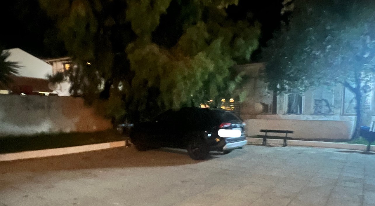 ΠΑΤΡΑ: Γνωστός επιχειρηματίας έκανε... ιδιωτικό πάρκινγκ τον ...